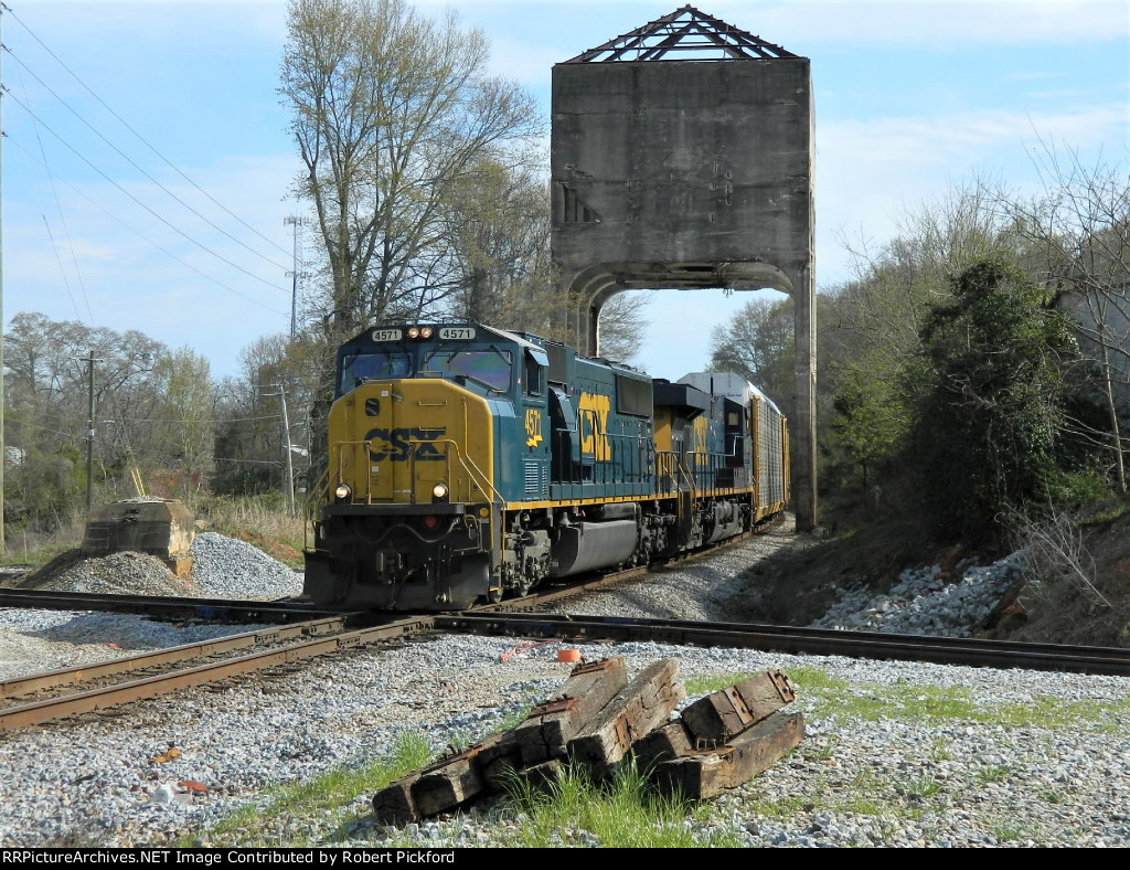 CSX 4571 (SD70MAC) 5458 (ES40DC)